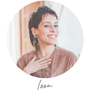 Saturn Return Astrology Reading – Girl and Her Moon