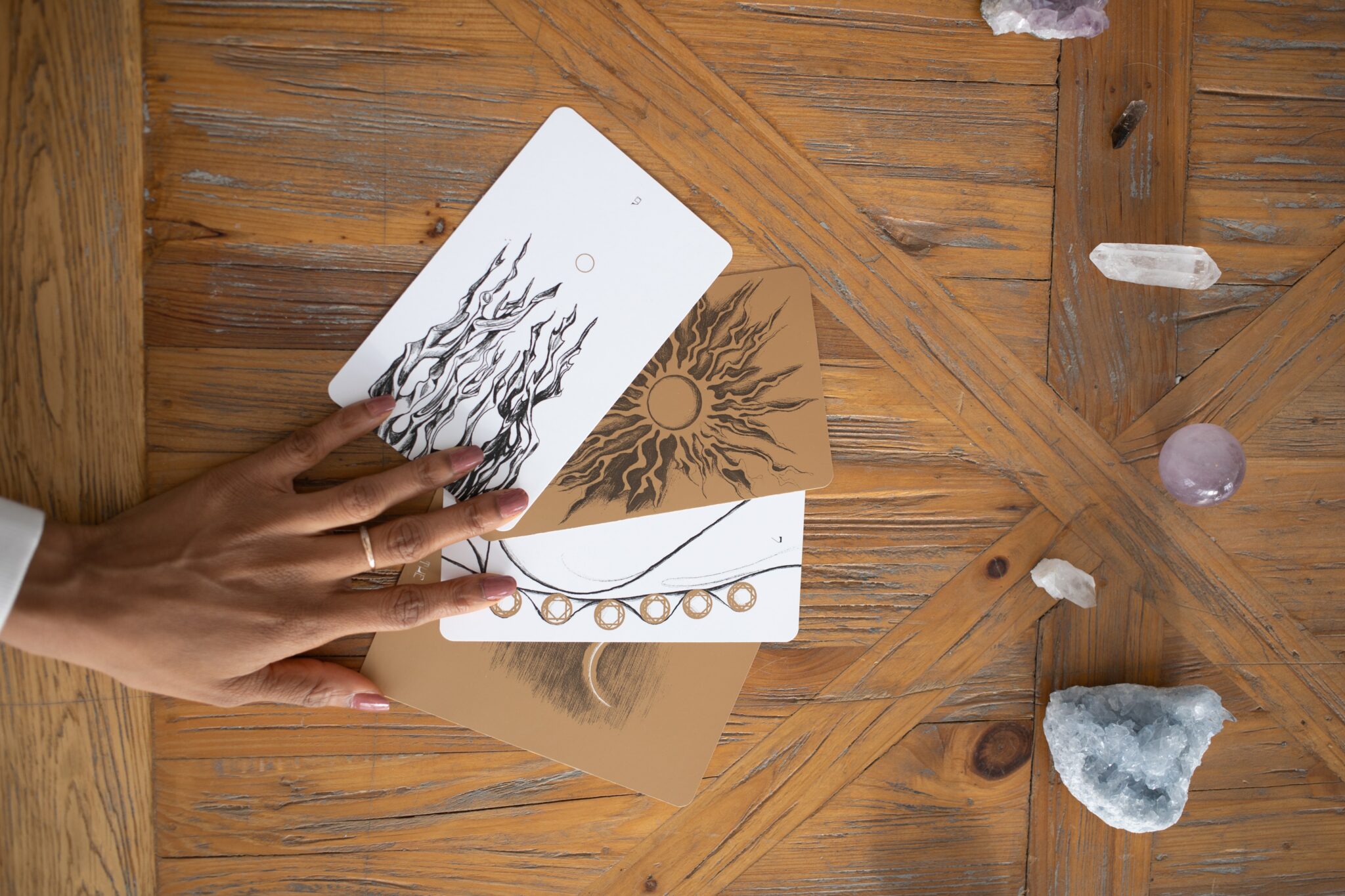 Zodiac Tarot Horoscopes: Aquarius Full Moon August 2023 – Girl and Her Moon