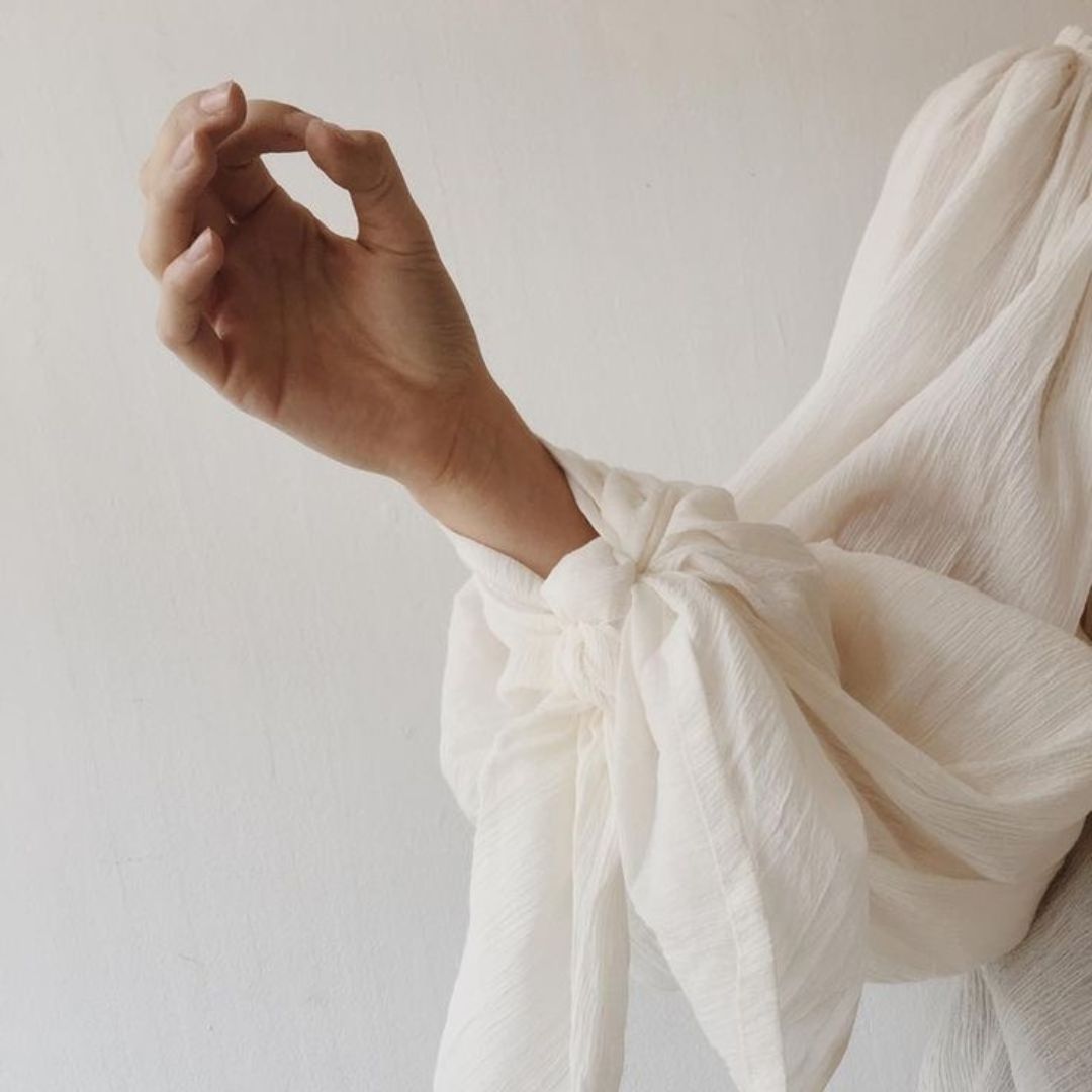 EFT Tapping, Self-Expression & Somatic Dance – Girl and Her Moon