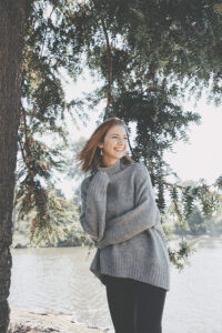 Living In Flow – Girl and Her Moon